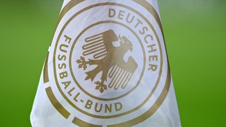 DFB verlängert Partnerschaften mit Ergo und Flyeralarm bis 2030 ...